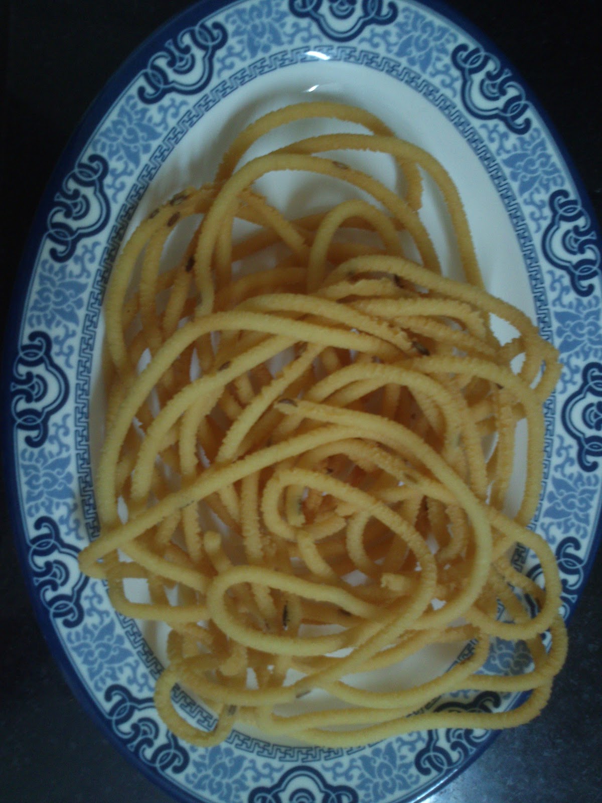 En - Anubhavam: Making of Thean kuzhal dough (mavu) & Thean kuzhal